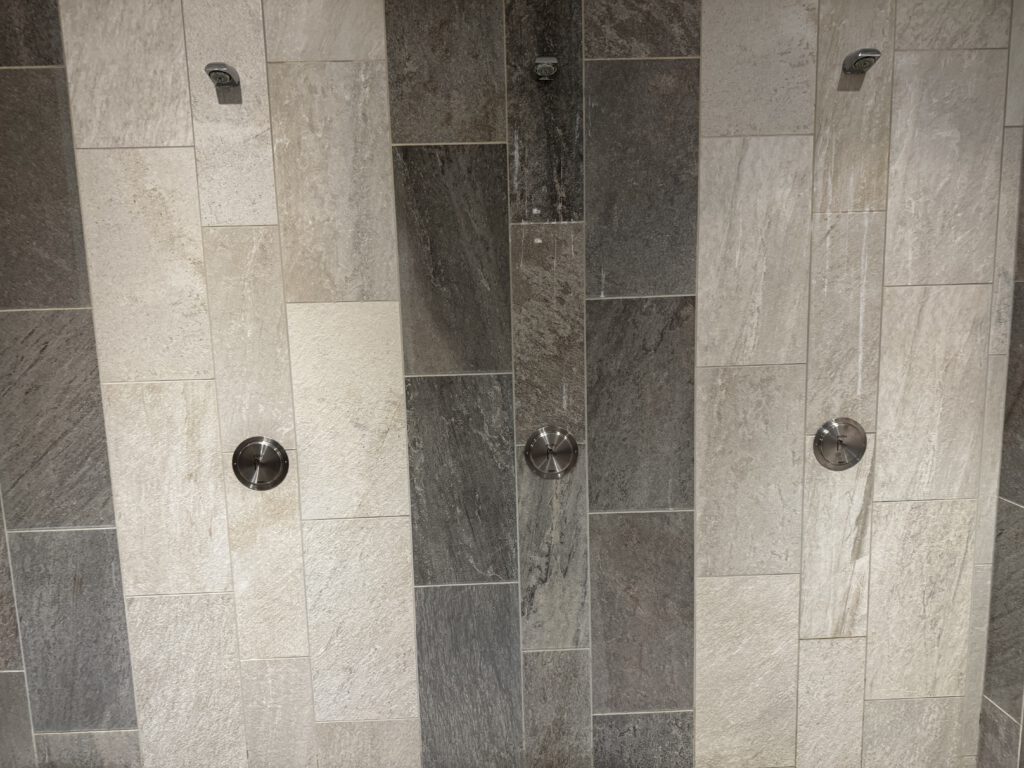 New shower sensors for Zwembad Lago Kortrijk Belgium - Acqua Systems